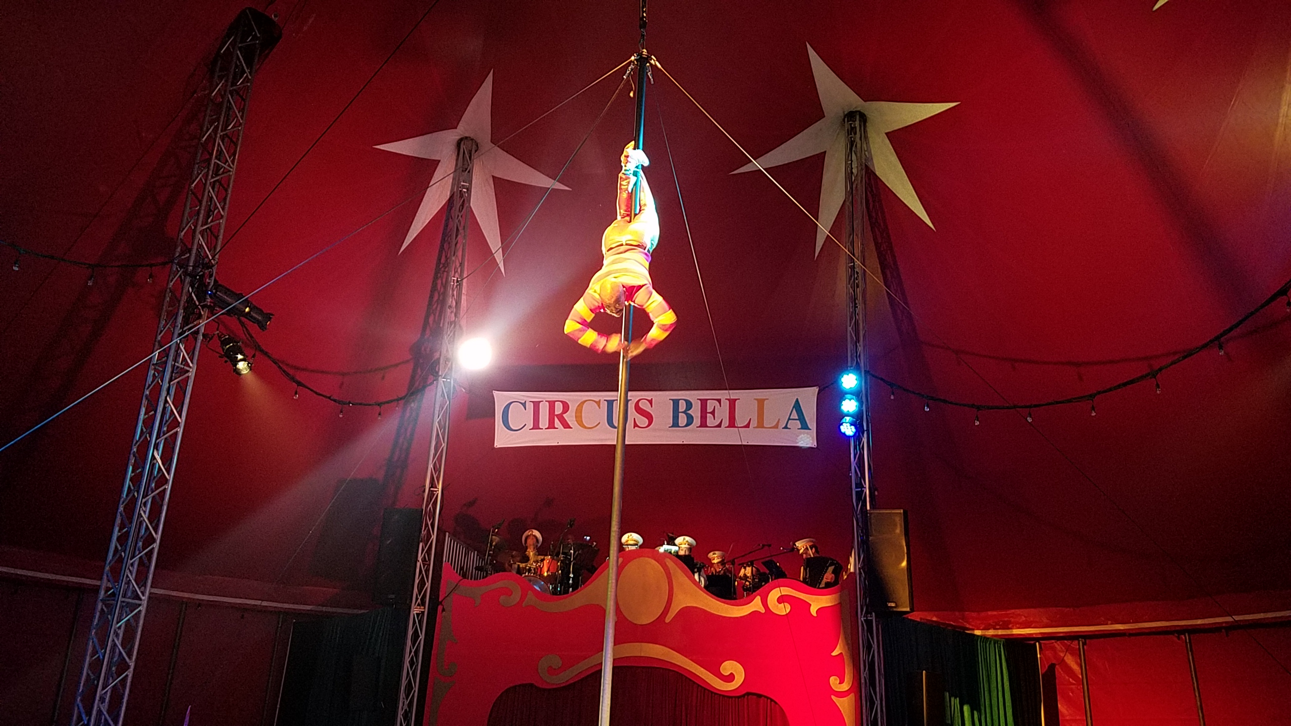 Review: Circus Bella’s ‘Kaleidoscope’ offers fun under the tent in ...
