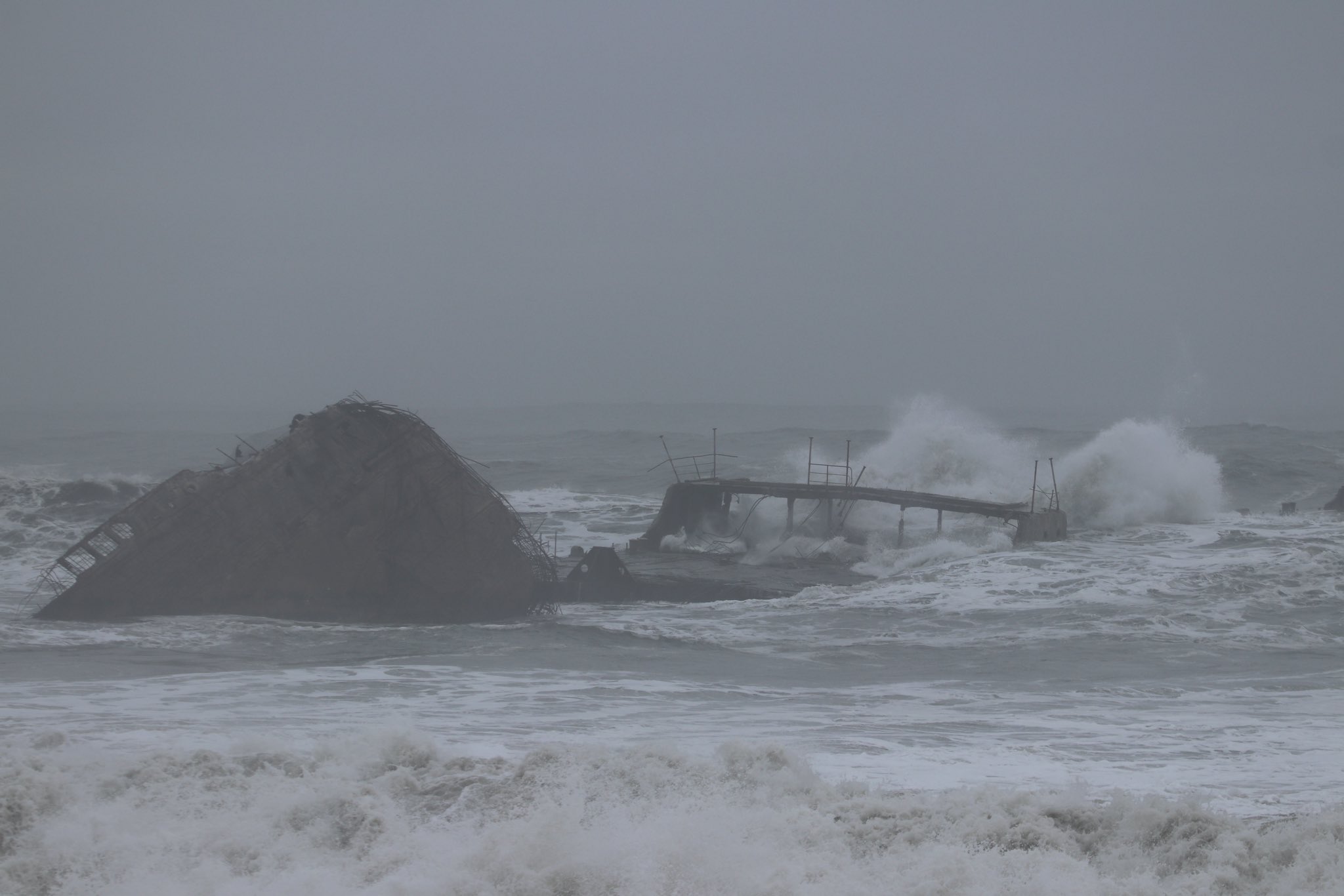 Evacuation warnings lifted for parts of West Coast as high surf ...