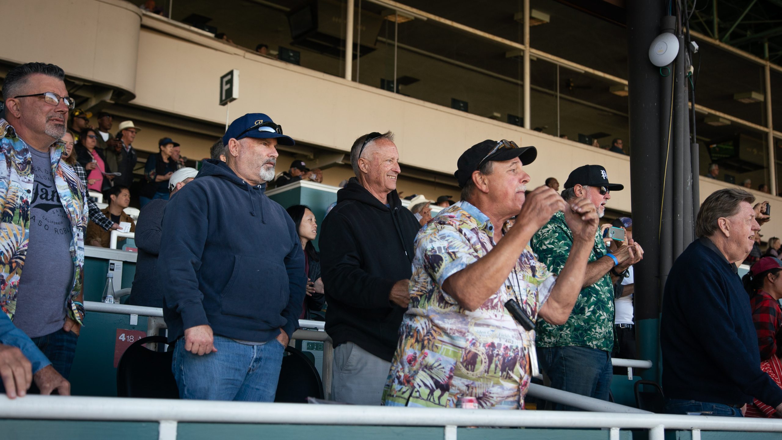 Down the home stretch: Golden Gate Fields fans pony up for memories at ...