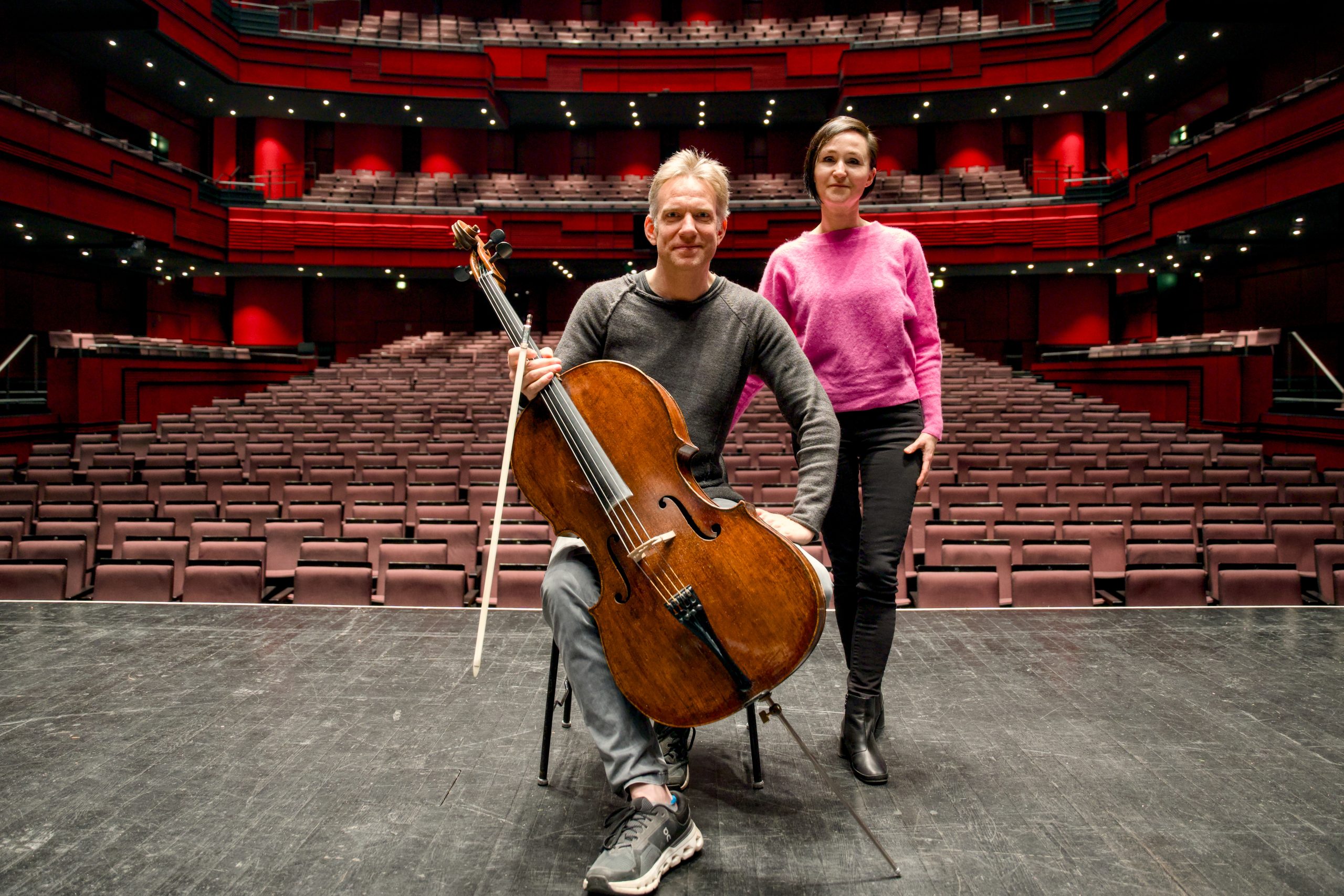 Cellist Johannes Moser solos in Anna Thorvaldsdottir concerto premiere ...