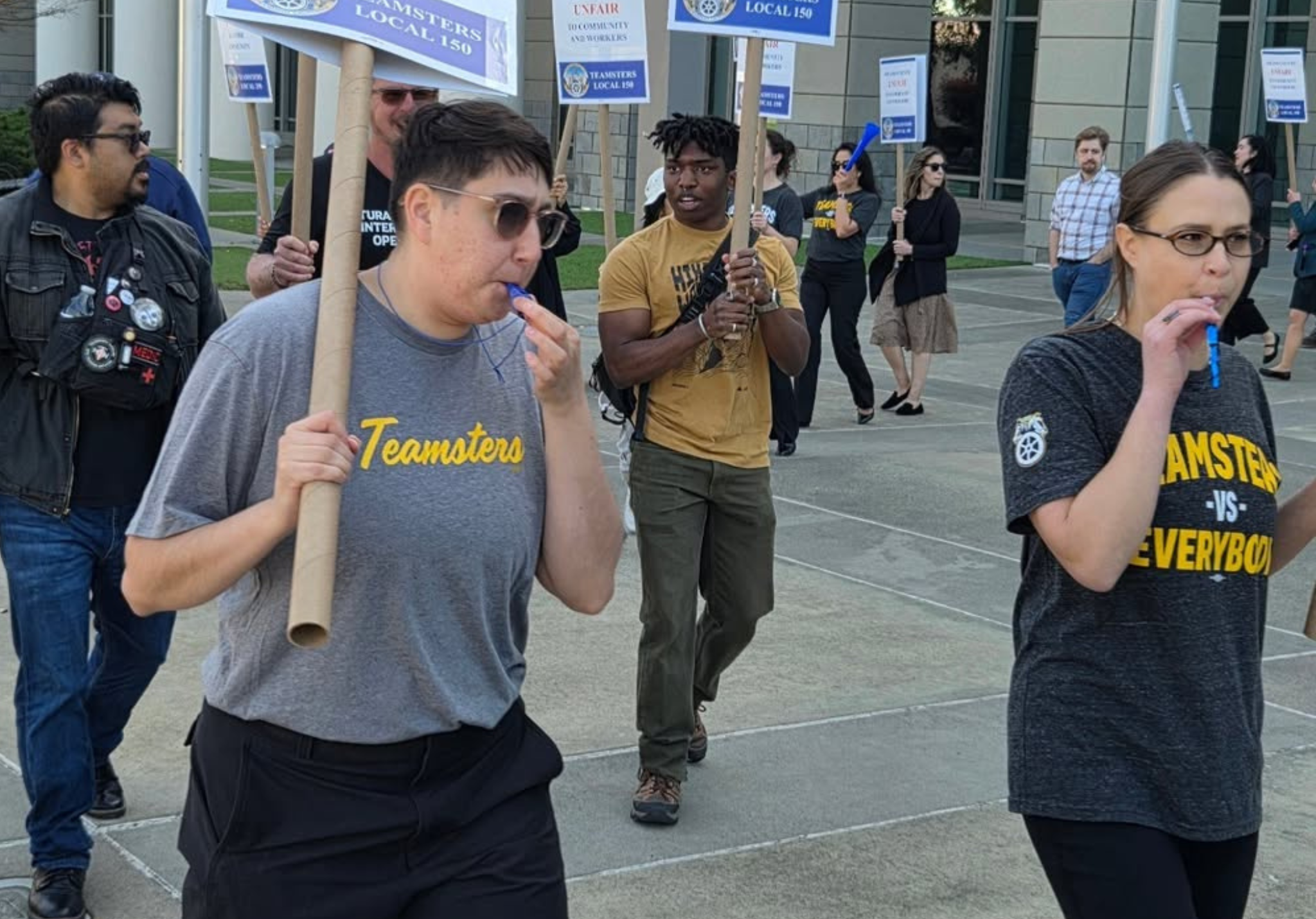 Solano County public defenders take to picket lines during stalled ...
